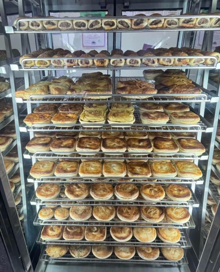 Gin Gin Bakery - Gin Gin QLD - Pyney's Pie Reviews