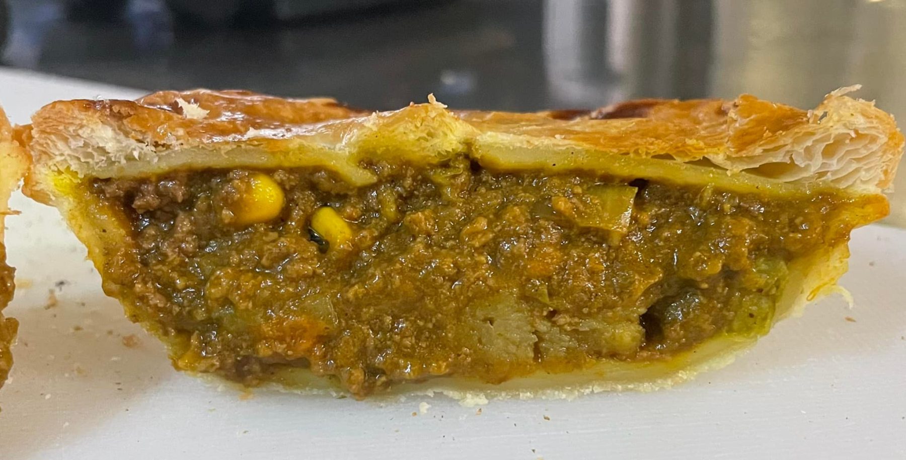 Mount Larcom Cafe - Mt Larcom QLD - Pyney's Pie Reviews