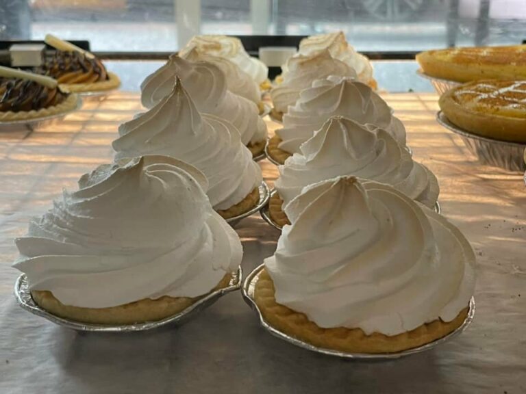 The Main Beach Bakery - Main Beach, Gold Coast - Pyney's Pie Reviews