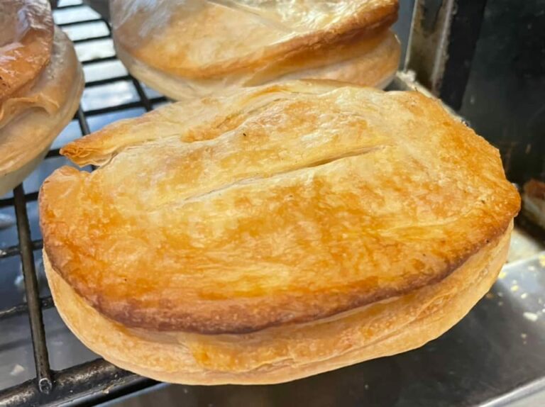 The Main Beach Bakery - Main Beach, Gold Coast - Pyney's Pie Reviews