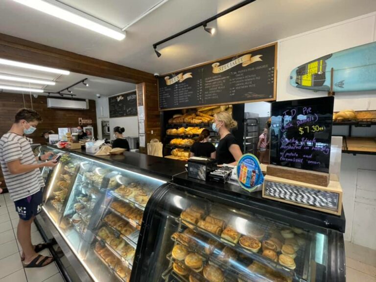 The Main Beach Bakery - Main Beach, Gold Coast - Pyney's Pie Reviews