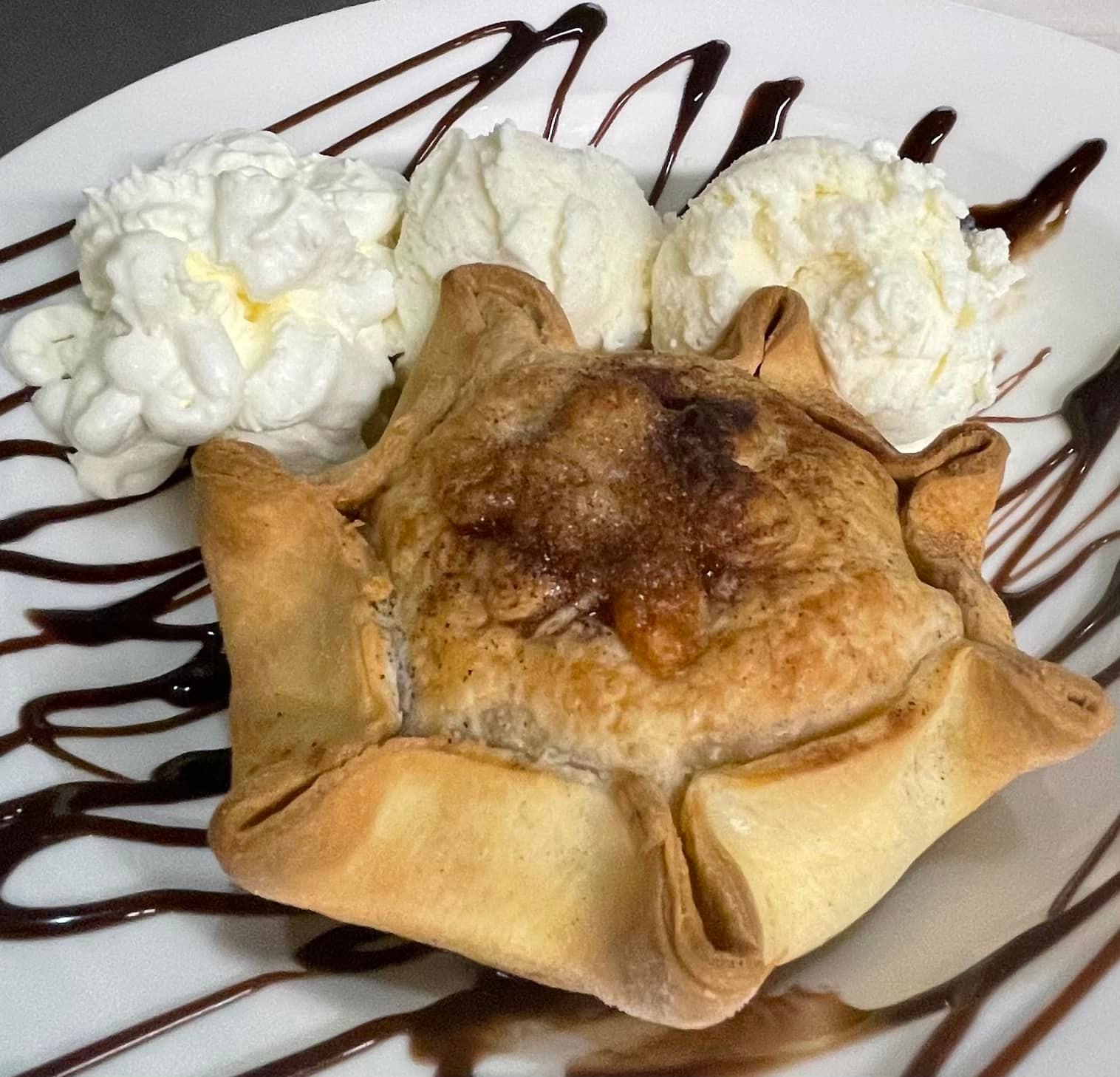Pinnacle Family Hotel - Pinnacle QLD - Pyney's Pie Reviews