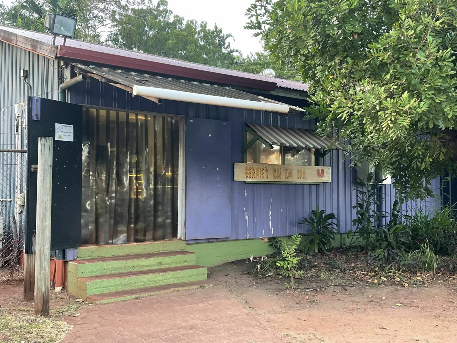 Bernie's Kai Kai Bar - Bamaga - Pyney's Pie Reviews