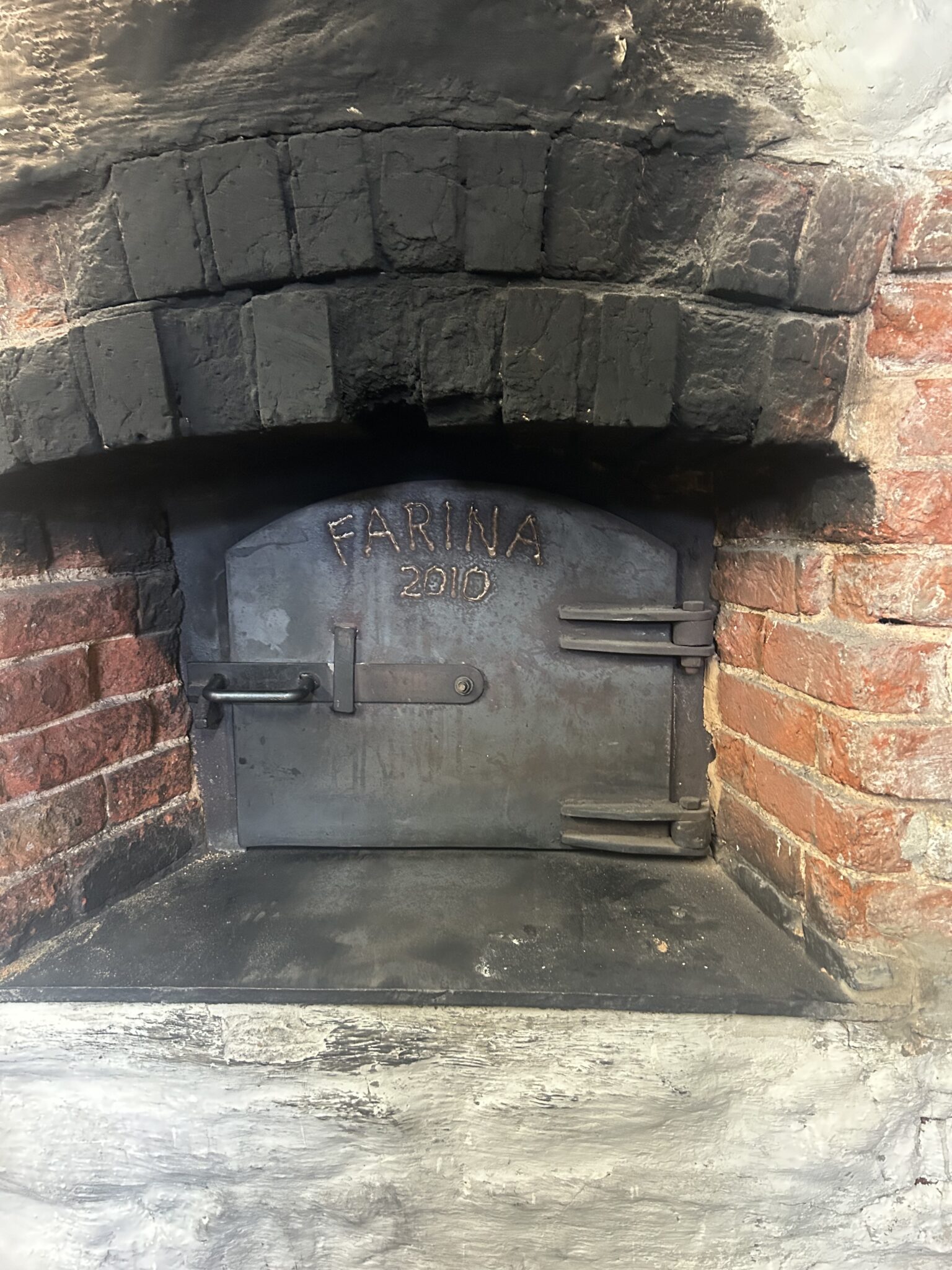 Farina Underground Bakery - Pyney's Pie Reviews