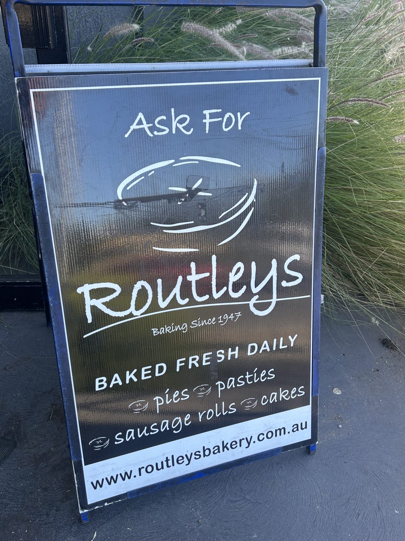 Routleys Bakery - Pyney's Pie Reviews